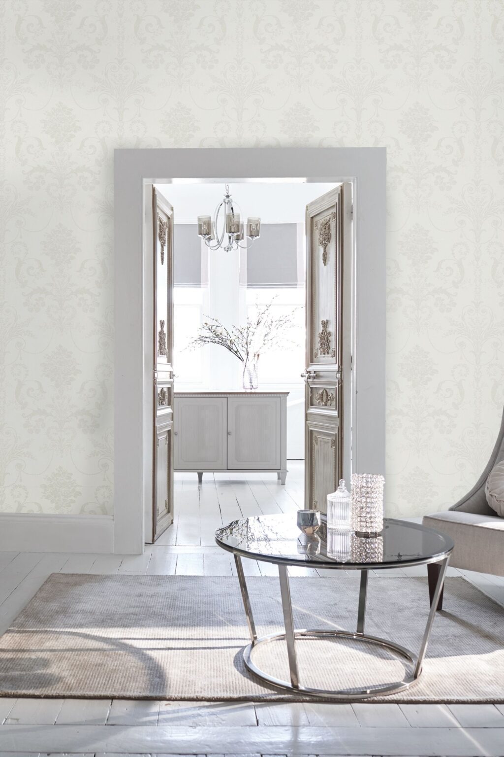 Josette, hvit tapet med damaskmønster i perlemor - Laura Ashley