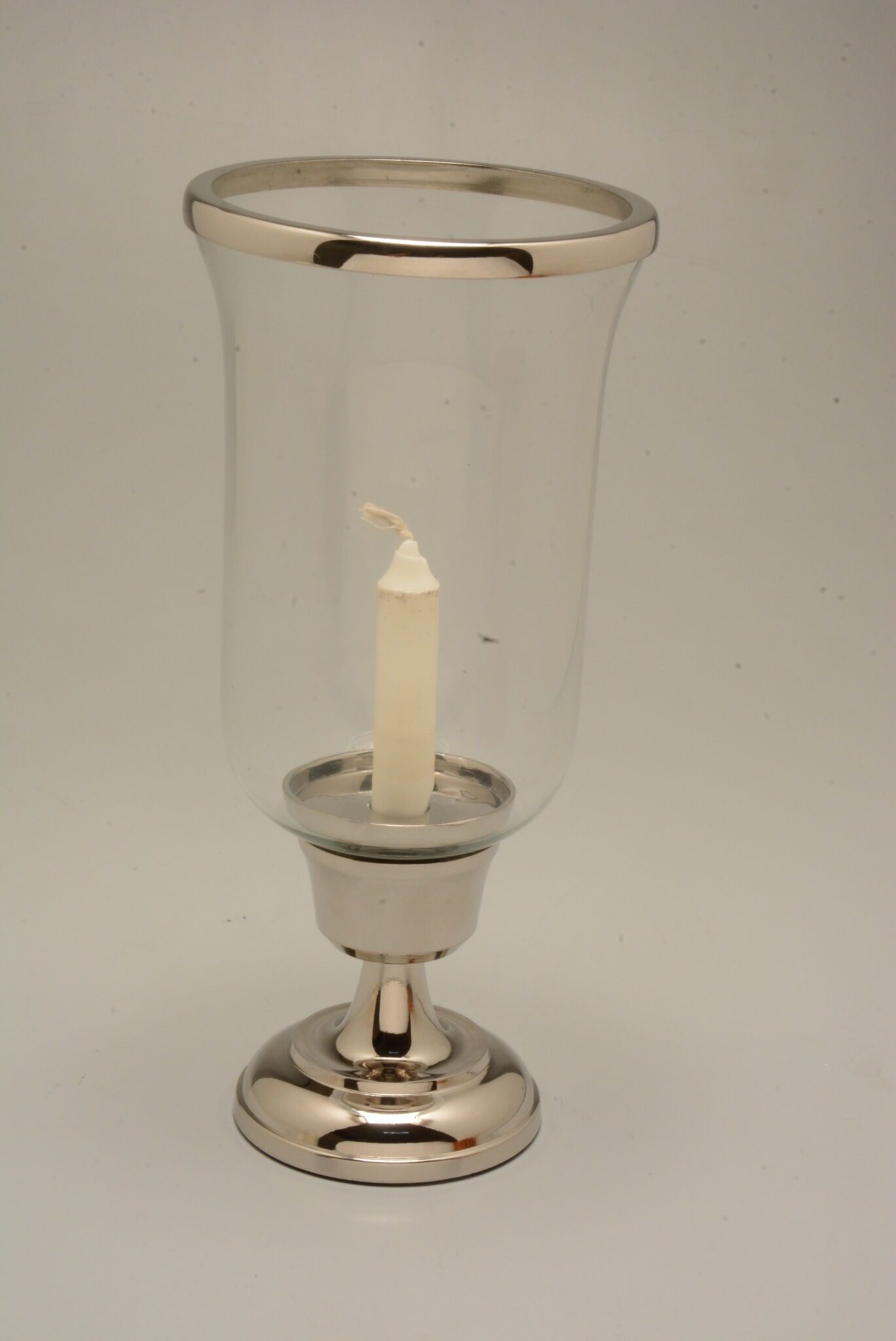 Kurvet lyslykt i krom med glasskjerm - Laura Ashley